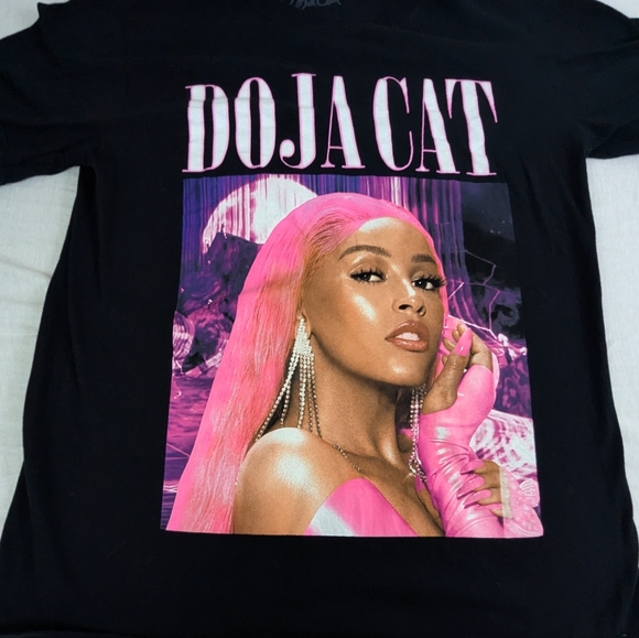 Doja Cat | Tops | Doja Cat Bold Graphics Black Tshirt Large | Poshmark